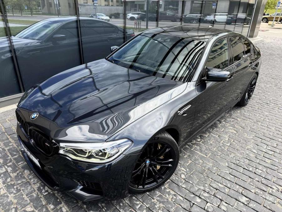 Pelēks BMW M5 2018 Viļņa, ar dzinēja tilpumu 4.40 L un nobraukumu 9 tūkst. km par 48500 €, foto 3 vietnē AUTOMOTO.COM.LV