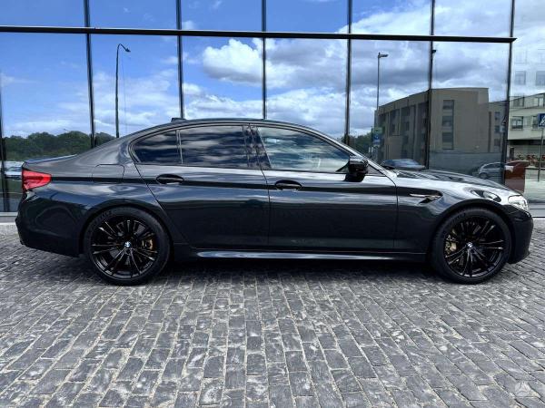 Pelēks BMW M5 2018 Viļņa, ar dzinēja tilpumu 4.40 L un nobraukumu 9 tūkst. km par 48500 €, foto 8 vietnē AUTOMOTO.COM.LV
