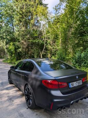 Grey BMW M5 2018 in Riga, with an engine capacity of 4.40 L and mileage of 125 thousand km for 49000 €, photo 5 on AUTOMOTO.COM.LV