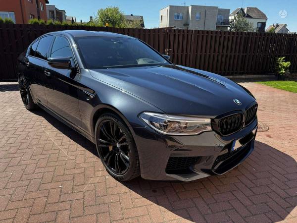 Grey BMW M5 2018 in Vilnius, with an engine capacity of 4.40 L and mileage of 212 thousand km for 37999 €, photo 4 on AUTOMOTO.COM.LV