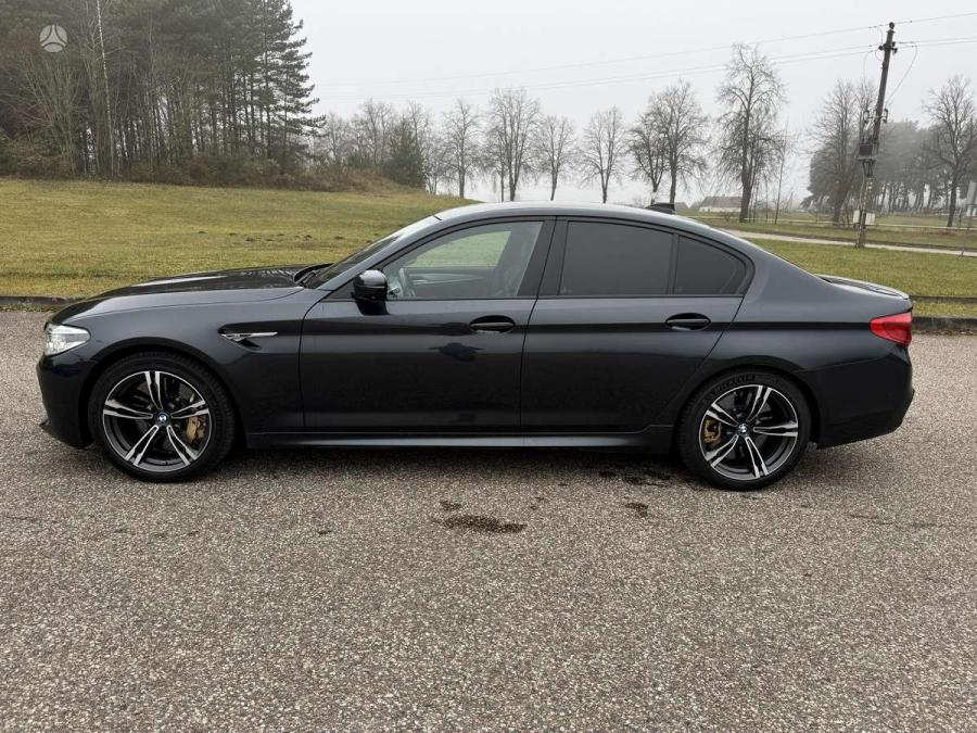 Grey BMW M5 2018 in Vilnius, with an engine capacity of 4.40 L and mileage of 212 thousand km for 37999 €, photo 37 on AUTOMOTO.COM.LV