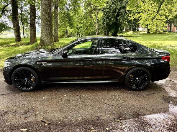 Pelēks BMW M5 2018 Viļņa, ar dzinēja tilpumu 4.40 L un nobraukumu 212 tūkst. km par 36950 €, foto 4 vietnē AUTOMOTO.COM.LV