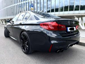 Grey BMW M5 2018 in Vilnius, with an engine capacity of 4.40 L and mileage of 212 thousand km for 36999 €, photo 4 on AUTOMOTO.COM.LV