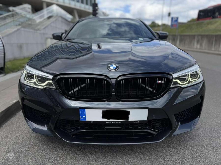 Grey BMW M5 2018 in Vilnius, with an engine capacity of 4.40 L and mileage of 212 thousand km for 36999 €, photo 7 on AUTOMOTO.COM.LV