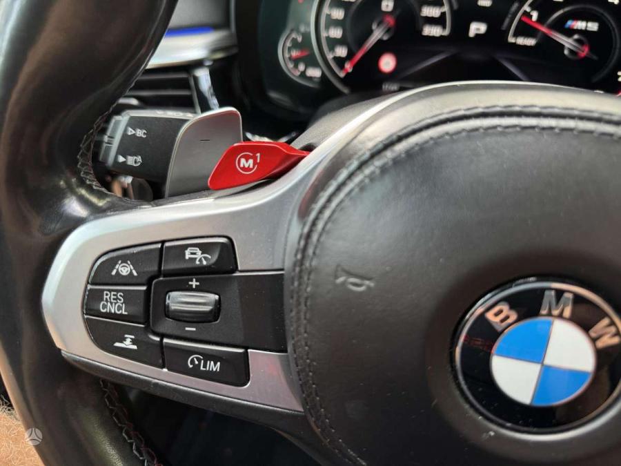 Grey BMW M5 2018 in Vilnius, with an engine capacity of 4.40 L and mileage of 212 thousand km for 36999 €, photo 25 on AUTOMOTO.COM.LV