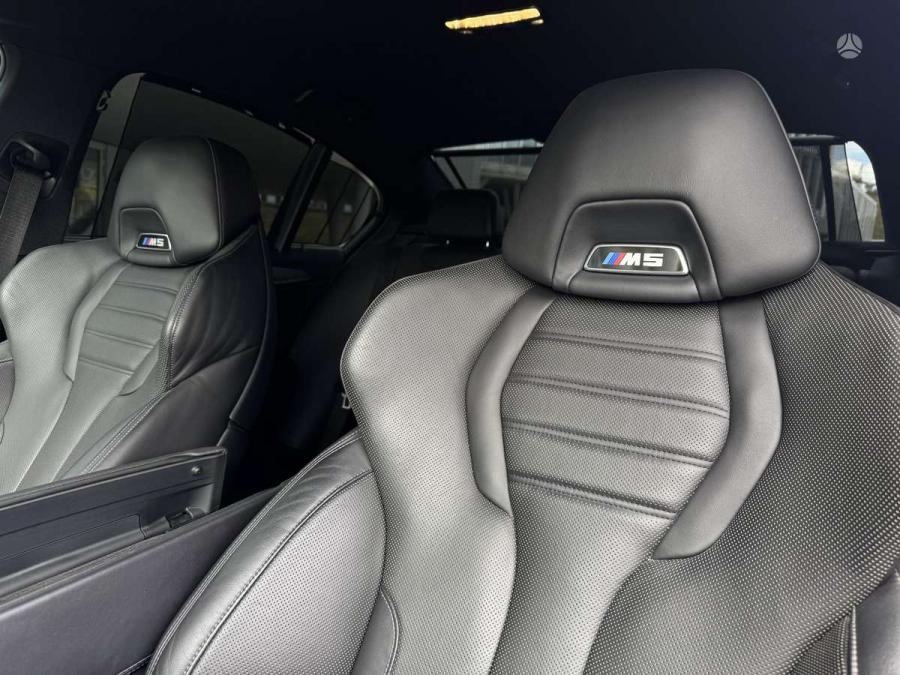 Grey BMW M5 2018 in Vilnius, with an engine capacity of 4.40 L and mileage of 212 thousand km for 36999 €, photo 29 on AUTOMOTO.COM.LV
