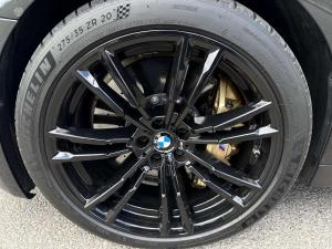 Grey BMW M5 2018 in Vilnius, with an engine capacity of 4.40 L and mileage of 212 thousand km for 36999 €, photo 33 on AUTOMOTO.COM.LV