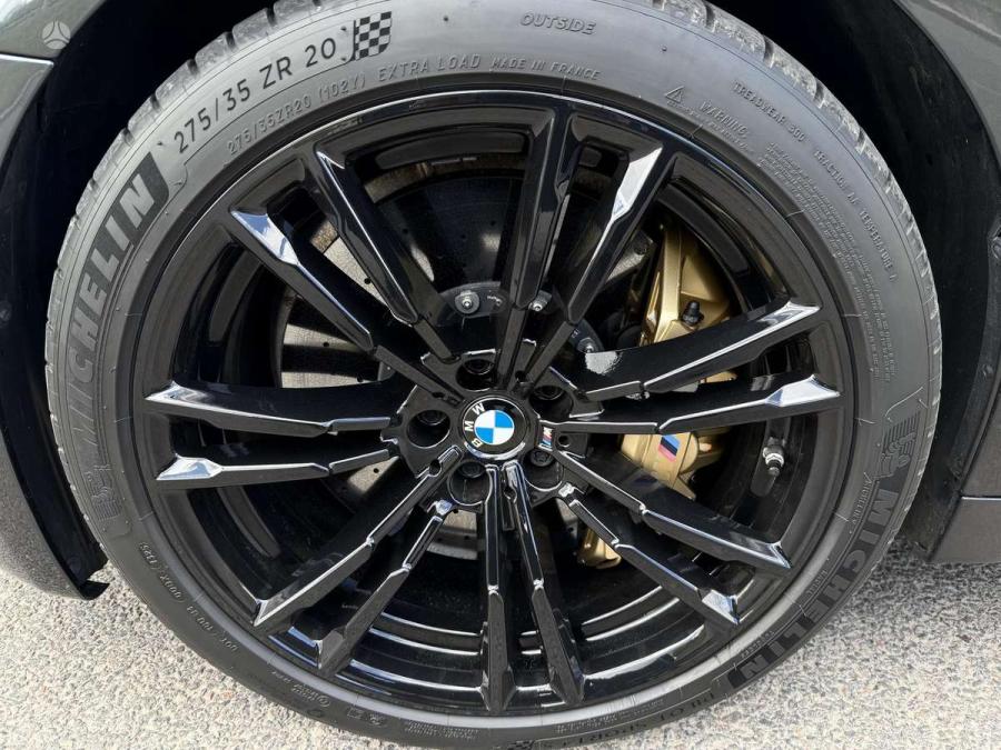 Grey BMW M5 2018 in Vilnius, with an engine capacity of 4.40 L and mileage of 212 thousand km for 36999 €, photo 33 on AUTOMOTO.COM.LV