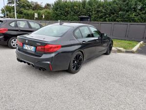 Grey BMW M5 2018 in Vilnius, with an engine capacity of 4.40 L and mileage of 212 thousand km for 36999 €, photo 40 on AUTOMOTO.COM.LV