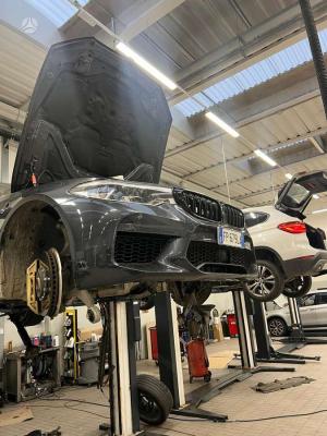 Grey BMW M5 2018 in Vilnius, with an engine capacity of 4.40 L and mileage of 212 thousand km for 36999 €, photo 41 on AUTOMOTO.COM.LV