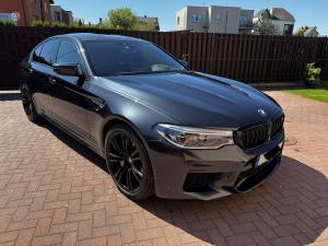 Pelēks BMW M5 2018 Viļņa, ar dzinēja tilpumu 4.40 L un nobraukumu 10 tūkst. km par 43200 €, foto  vietnē AUTOMOTO.COM.LV