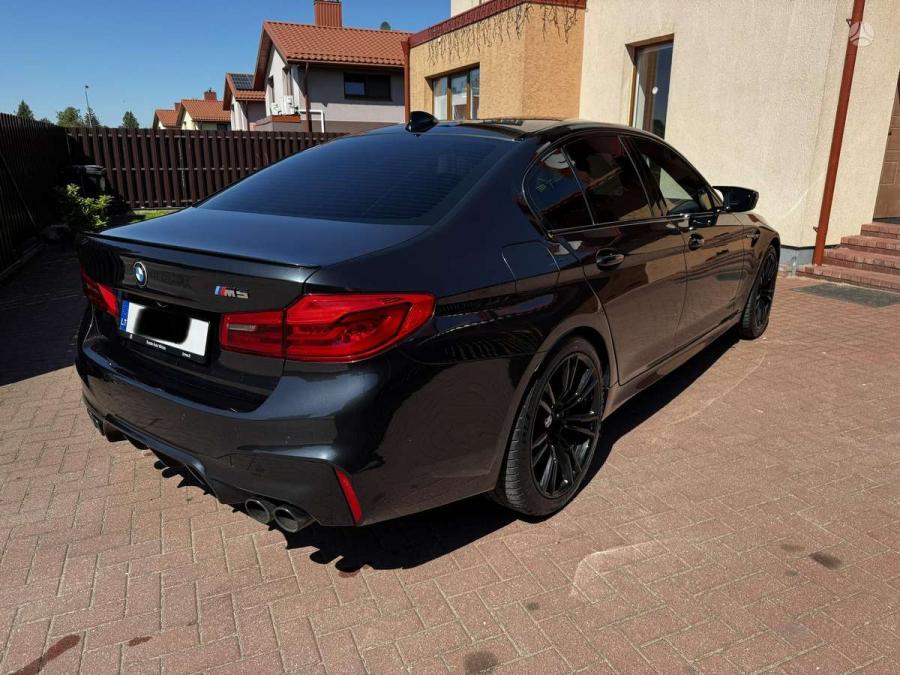 Pelēks BMW M5 2018 Viļņa, ar dzinēja tilpumu 4.40 L un nobraukumu 10 tūkst. km par 43200 €, foto 9 vietnē AUTOMOTO.COM.LV