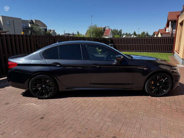 BMW M5 2018 Viļņa vietnē Pelēks BMW M5 2018 Viļņa, ar dzinēja tilpumu 4.40 L un nobraukumu 10 tūkst. km par 43200 €, foto 10 vietnē AUTOMOTO.COM.LV
