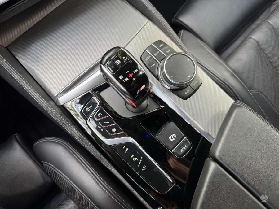 Pelēks BMW M5 2018 Viļņa, ar dzinēja tilpumu 4.40 L un nobraukumu 10 tūkst. km par 43200 €, foto 23 vietnē AUTOMOTO.COM.LV