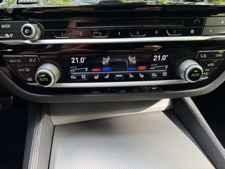 Pelēks BMW M5 2018 Viļņa, ar dzinēja tilpumu 4.40 L un nobraukumu 10 tūkst. km par 43200 €, foto 24 vietnē AUTOMOTO.COM.LV