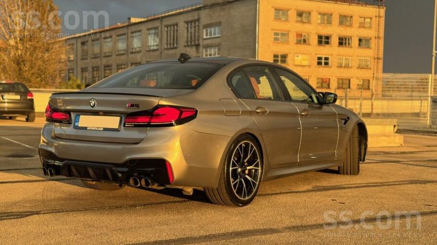 Grey BMW M5 2019 in Riga, with an engine capacity of 4.40 L and mileage of 104 thousand km for 62000 €, photo 3 on AUTOMOTO.COM.LV