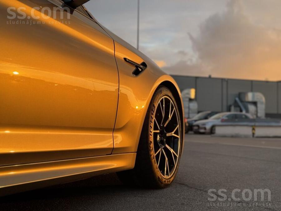 Grey BMW M5 2019 in Riga, with an engine capacity of 4.40 L and mileage of 108 thousand km for 59990 €, photo 7 on AUTOMOTO.COM.LV
