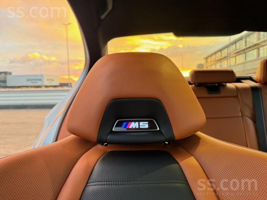 Grey BMW M5 2019 in Riga, with an engine capacity of 4.40 L and mileage of 108 thousand km for 59990 €, photo 22 on AUTOMOTO.COM.LV