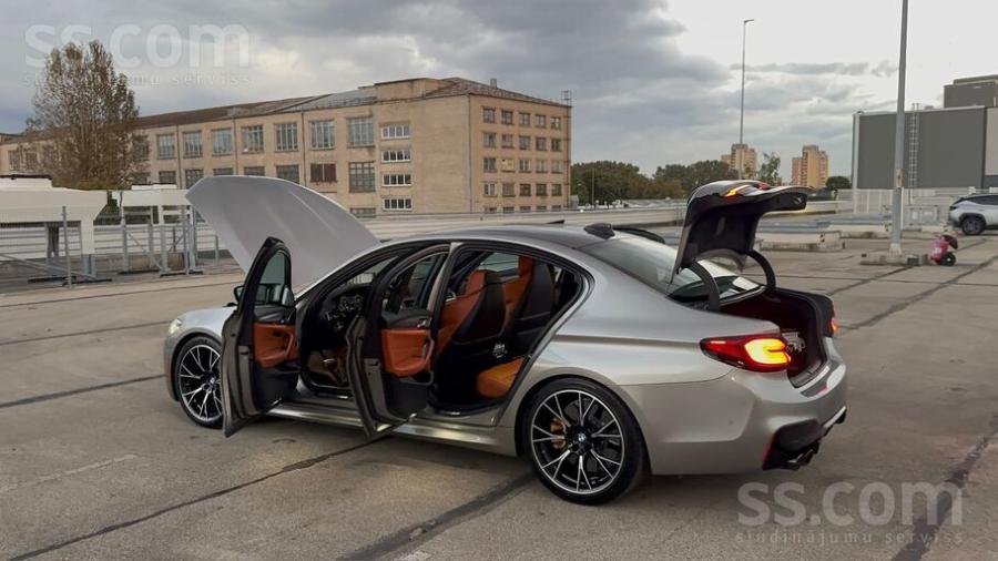 Grey BMW M5 2019 in Riga, with an engine capacity of 4.40 L and mileage of 108 thousand km for 59990 €, photo 24 on AUTOMOTO.COM.LV