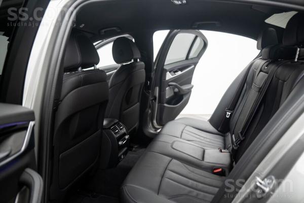 Pelēks BMW M5 2019 Tallina, ar dzinēja tilpumu 4.40 L un nobraukumu 58 tūkst. km par 54999 €, foto 9 vietnē AUTOMOTO.COM.LV