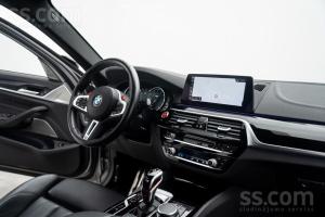 Pelēks BMW M5 2019 Tallina, ar dzinēja tilpumu 4.40 L un nobraukumu 58 tūkst. km par 54999 €, foto 13 vietnē AUTOMOTO.COM.LV
