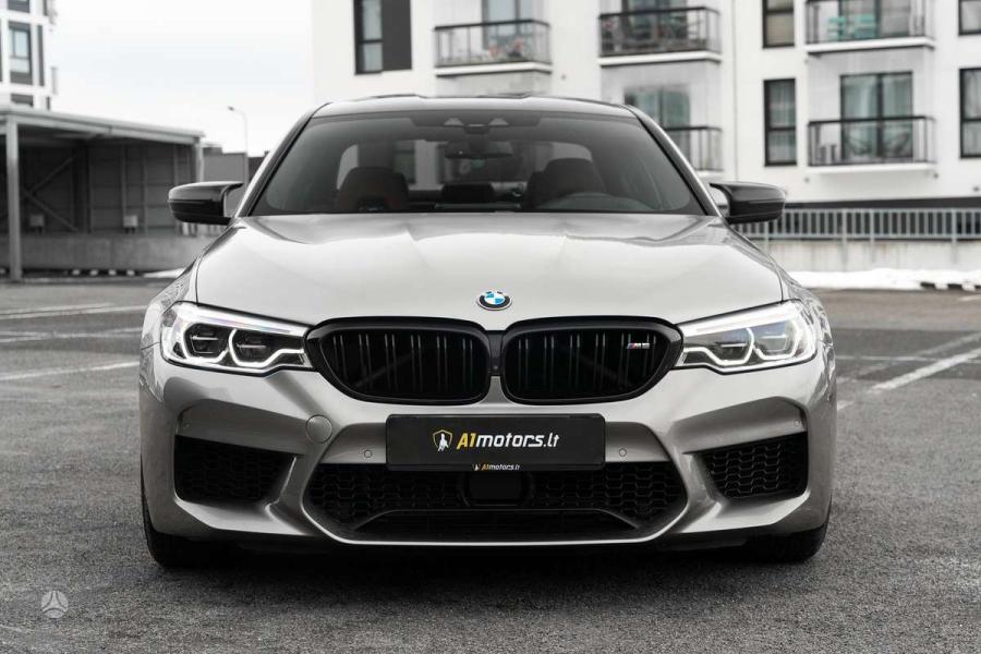 Pelēks BMW M5 2019 Viļņa, ar dzinēja tilpumu 4.40 L un nobraukumu 150 tūkst. km par 47500 €, foto 1 vietnē AUTOMOTO.COM.LV