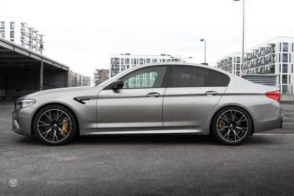 Grey BMW M5 2019 in Vilnius, with an engine capacity of 4.40 L and mileage of 150 thousand km for 47500 €, photo 7 on AUTOMOTO.COM.LV