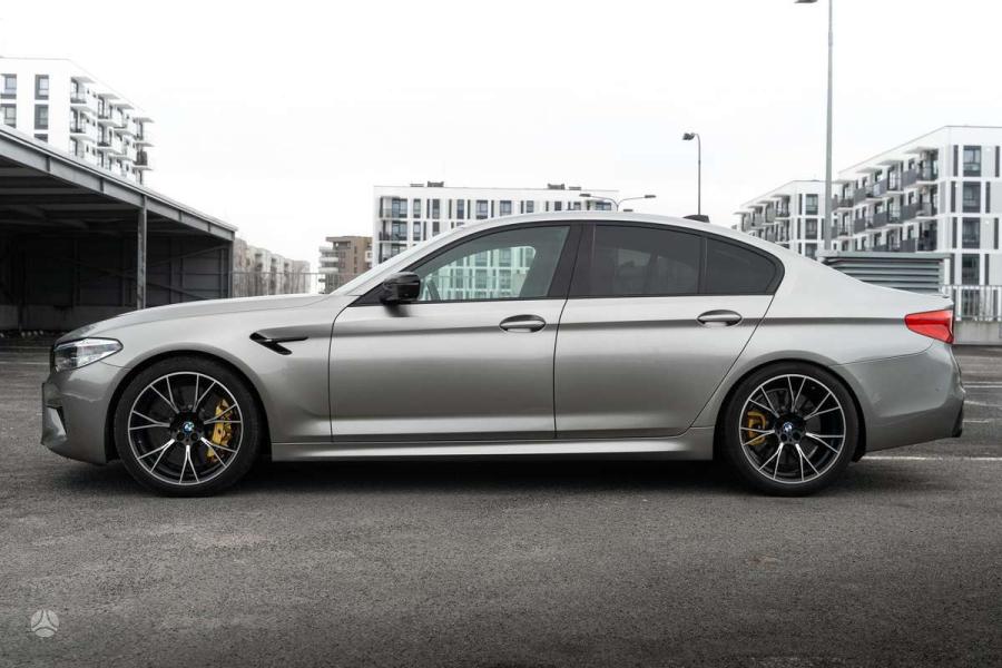 Pelēks BMW M5 2019 Viļņa, ar dzinēja tilpumu 4.40 L un nobraukumu 150 tūkst. km par 47500 €, foto 7 vietnē AUTOMOTO.COM.LV
