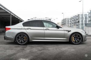 Pelēks BMW M5 2019 Viļņa, ar dzinēja tilpumu 4.40 L un nobraukumu 150 tūkst. km par 47500 €, foto 9 vietnē AUTOMOTO.COM.LV