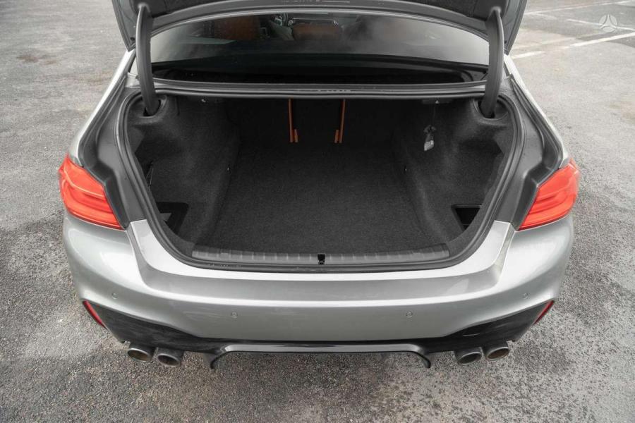 Pelēks BMW M5 2019 Viļņa, ar dzinēja tilpumu 4.40 L un nobraukumu 150 tūkst. km par 47500 €, foto 16 vietnē AUTOMOTO.COM.LV