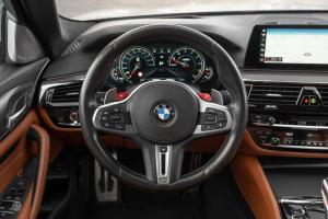 Pelēks BMW M5 2019 Viļņa, ar dzinēja tilpumu 4.40 L un nobraukumu 150 tūkst. km par 47500 €, foto 21 vietnē AUTOMOTO.COM.LV