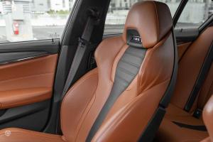Pelēks BMW M5 2019 Viļņa, ar dzinēja tilpumu 4.40 L un nobraukumu 150 tūkst. km par 47500 €, foto 25 vietnē AUTOMOTO.COM.LV