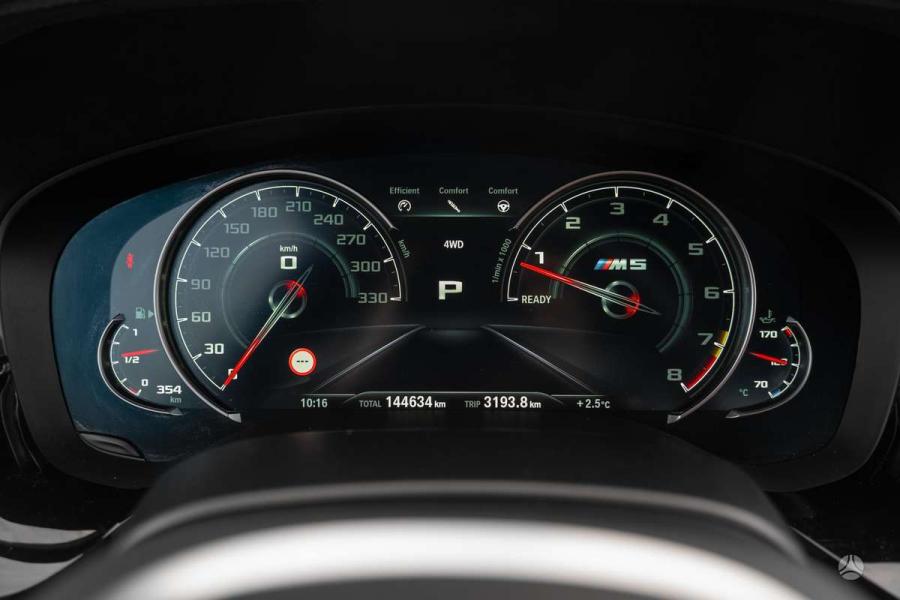 Pelēks BMW M5 2019 Viļņa, ar dzinēja tilpumu 4.40 L un nobraukumu 150 tūkst. km par 47500 €, foto 32 vietnē AUTOMOTO.COM.LV