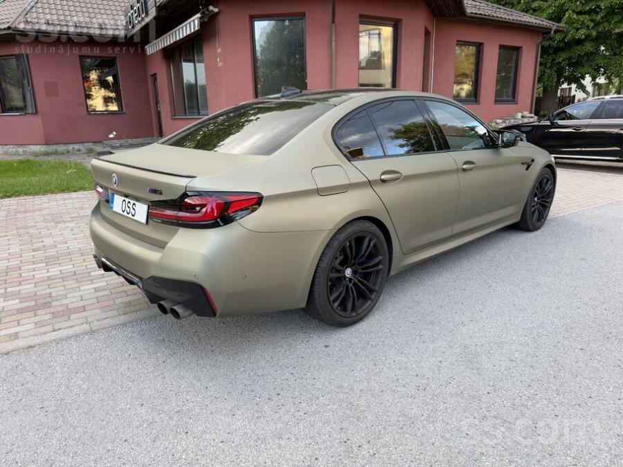 Grey BMW M5 2020 in Riga, with an engine capacity of 4.40 L and mileage of 127 thousand km for 69900 €, photo 4 on AUTOMOTO.COM.LV
