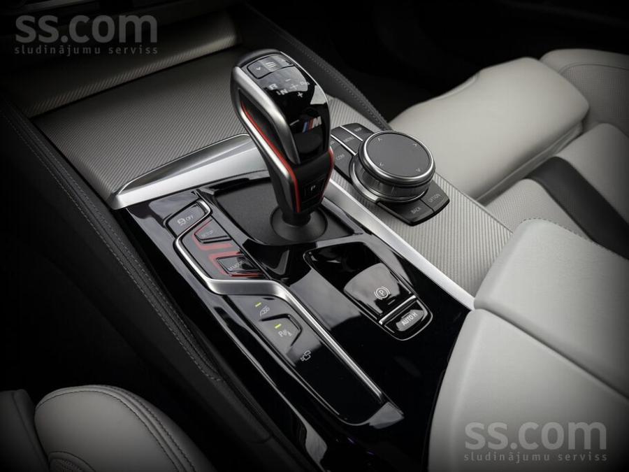 Pelēks BMW M5 2022 Jelgava, ar dzinēja tilpumu 4.40 L un nobraukumu 0 tūkst. km par 68500 €, foto 25 vietnē AUTOMOTO.COM.LV