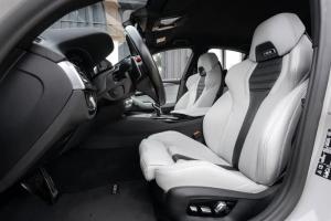 Pelēks BMW M5 2022 Jelgava, ar dzinēja tilpumu 4.40 L un nobraukumu 101 tūkst. km par 73200 €, foto 13 vietnē AUTOMOTO.COM.LV