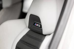 Pelēks BMW M5 2022 Jelgava, ar dzinēja tilpumu 4.40 L un nobraukumu 101 tūkst. km par 73200 €, foto 17 vietnē AUTOMOTO.COM.LV