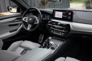 Pelēks BMW M5 2022 Jelgava, ar dzinēja tilpumu 4.40 L un nobraukumu 101 tūkst. km par 73200 €, foto 18 vietnē AUTOMOTO.COM.LV