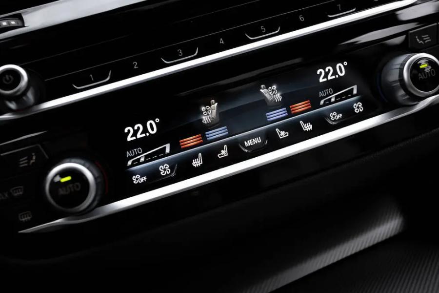 Pelēks BMW M5 2022 Jelgava, ar dzinēja tilpumu 4.40 L un nobraukumu 101 tūkst. km par 73200 €, foto 35 vietnē AUTOMOTO.COM.LV