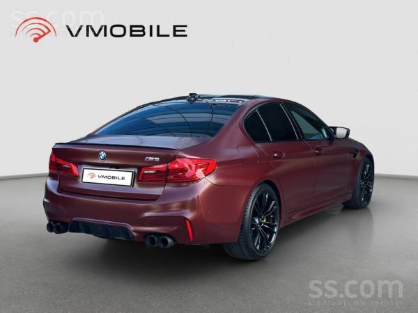 Red BMW M5 2018 in Riga, with an engine capacity of 4.40 L and mileage of 135 thousand km for 44900 €, photo 2 on AUTOMOTO.COM.LV