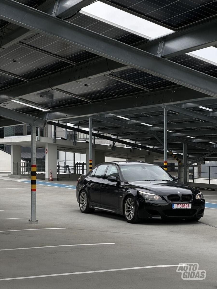 BMW M5 2006 in Vilnius, with an engine capacity of 5.00 L and mileage of 208 thousand km for 24999 €, photo 1 on AUTOMOTO.COM.LV