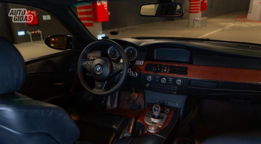 BMW M5 2006 in Vilnius, with an engine capacity of 5.00 L and mileage of 208 thousand km for 24999 €, photo 6 on AUTOMOTO.COM.LV