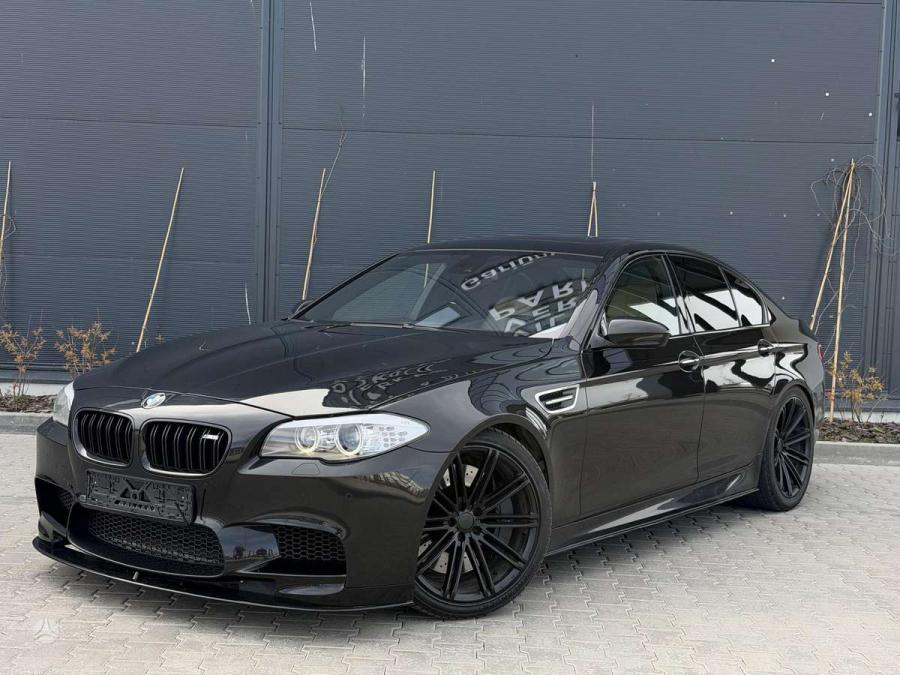 BMW M5 2012 in Vilnius, with an engine capacity of 4.40 L and mileage of 170 thousand km for 23700 €, photo 1 on AUTOMOTO.COM.LV