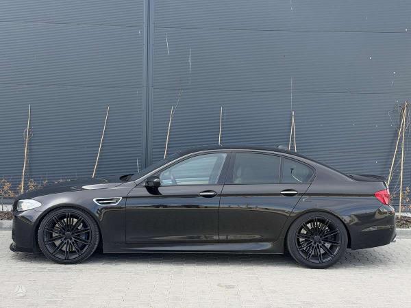 BMW M5 2012 in Vilnius, with an engine capacity of 4.40 L and mileage of 170 thousand km for 23700 €, photo 5 on AUTOMOTO.COM.LV