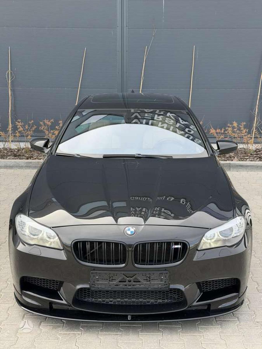 BMW M5 2012 in Vilnius, with an engine capacity of 4.40 L and mileage of 170 thousand km for 23700 €, photo 8 on AUTOMOTO.COM.LV