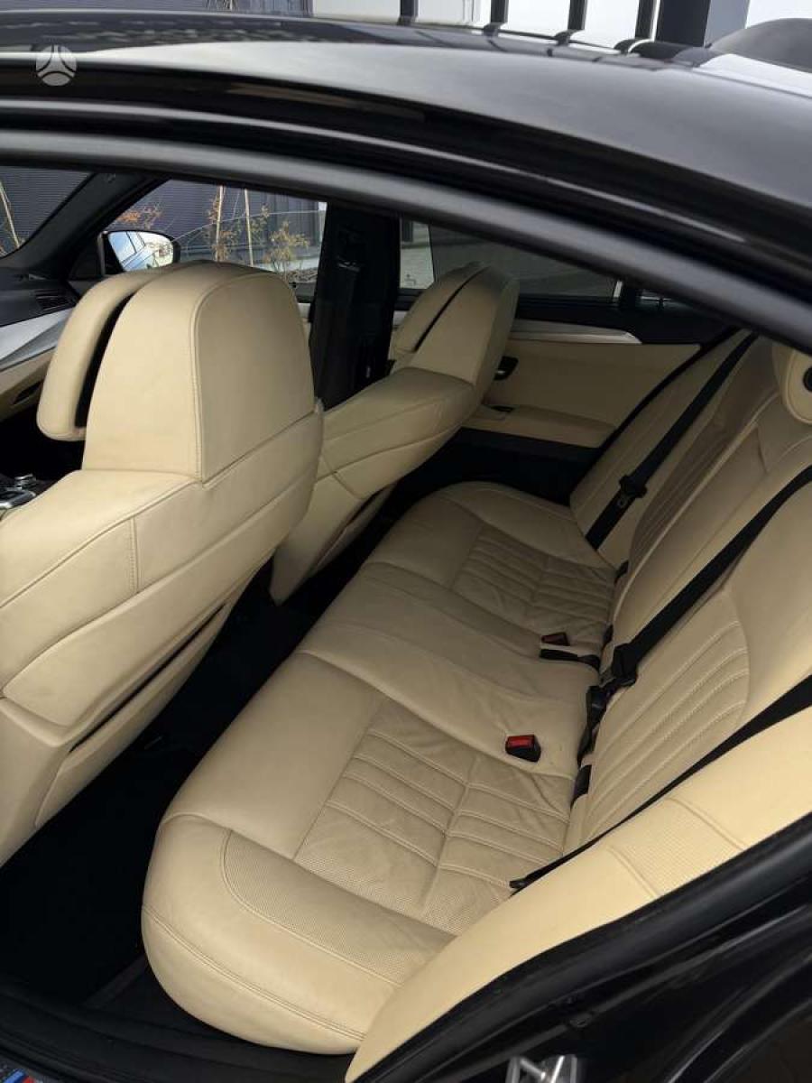 BMW M5 2012 in Vilnius, with an engine capacity of 4.40 L and mileage of 170 thousand km for 23700 €, photo 12 on AUTOMOTO.COM.LV