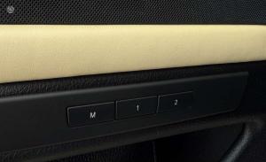 BMW M5 2012 in Vilnius, with an engine capacity of 4.40 L and mileage of 170 thousand km for 23700 €, photo 20 on AUTOMOTO.COM.LV