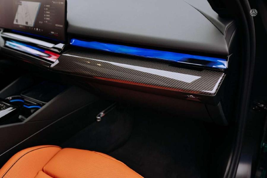 BMW M5 2025 Veru, ar dzinēja tilpumu 4.40 L un nobraukumu 17 tūkst. km par 127000 €, foto 13 vietnē AUTOMOTO.COM.LV