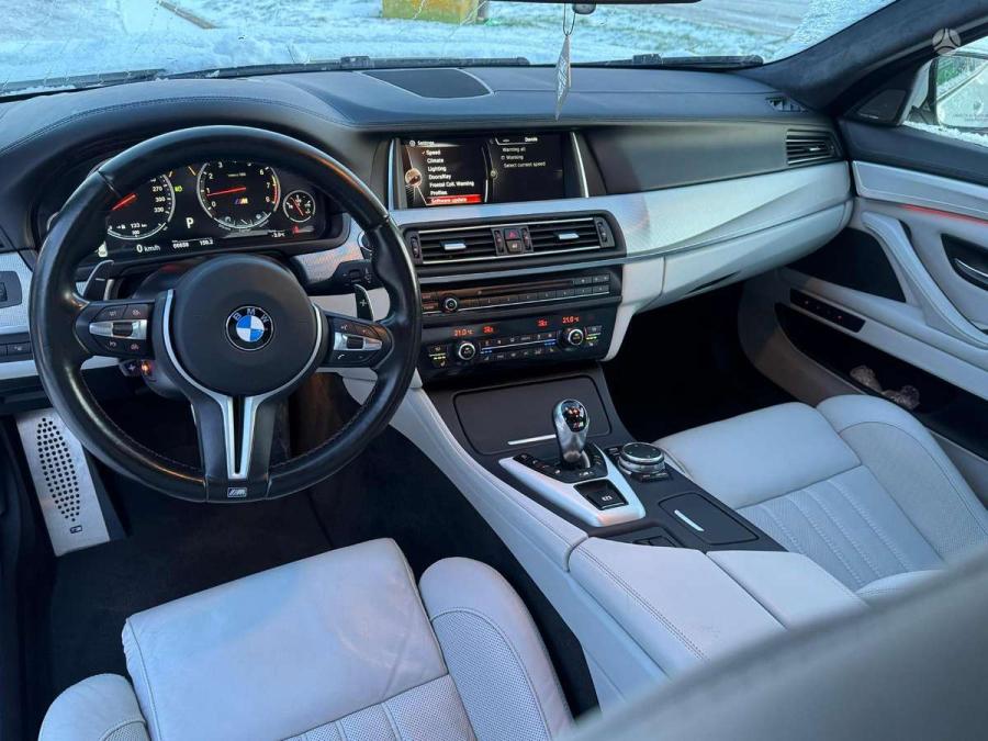 White BMW M5 2016 in Riga, with an engine capacity of 0.00 L and mileage of 67 thousand km for 36500 €, photo 7 on AUTOMOTO.COM.LV