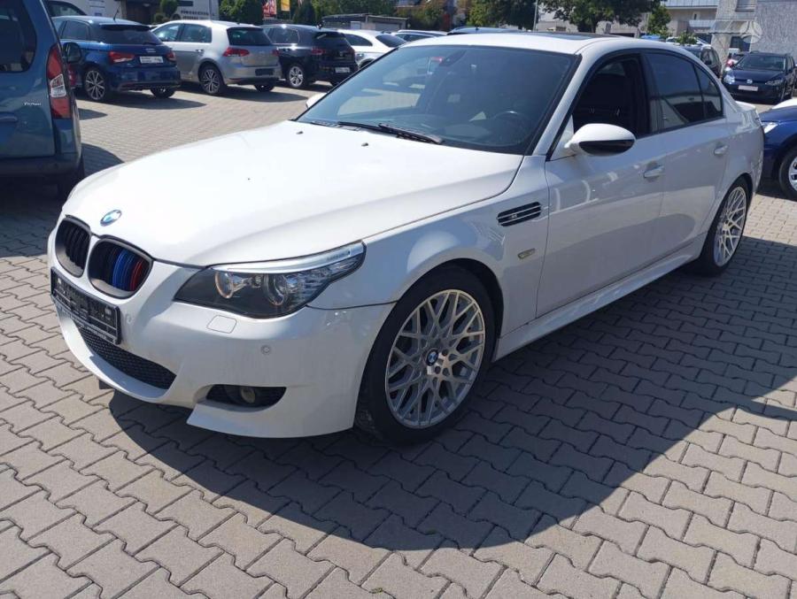 Balts BMW M5 2008 Viļņa, ar dzinēja tilpumu 5.00 L un nobraukumu 142 tūkst. km par 26000 €, foto 3 vietnē AUTOMOTO.COM.LV